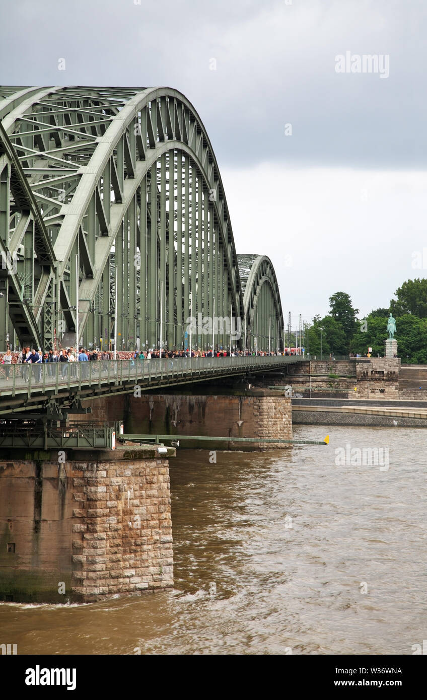 Hohenzollern bridge in Cologne (Koln). Germany Stock Photo - Alamy