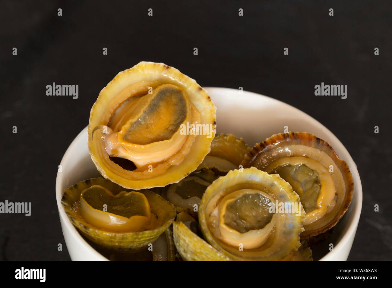 Foraging uk hi-res stock photography and images - Alamy