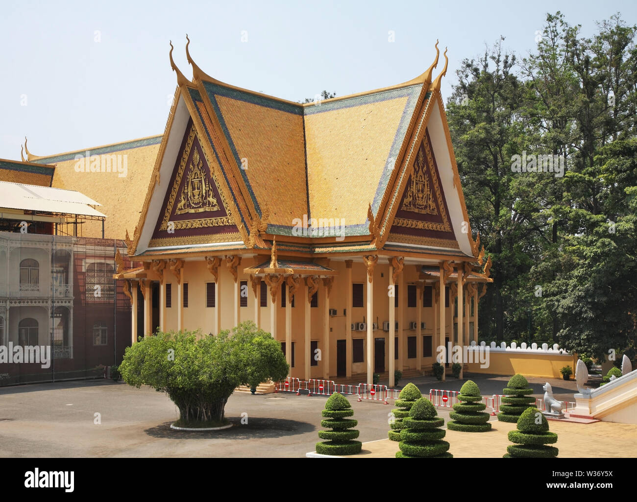 Preah reach damnak chan hi-res stock photography and images - Alamy