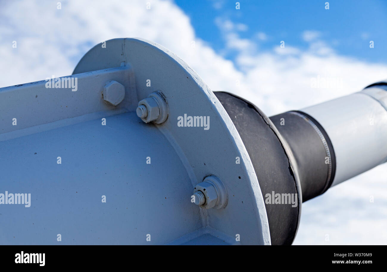 bridge damper to high wire bridge Stock Photo - Alamy