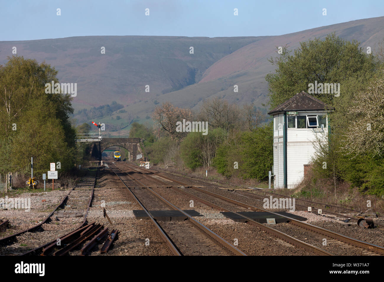 First Transpennine Express class 185 train passing the mechanical ...
