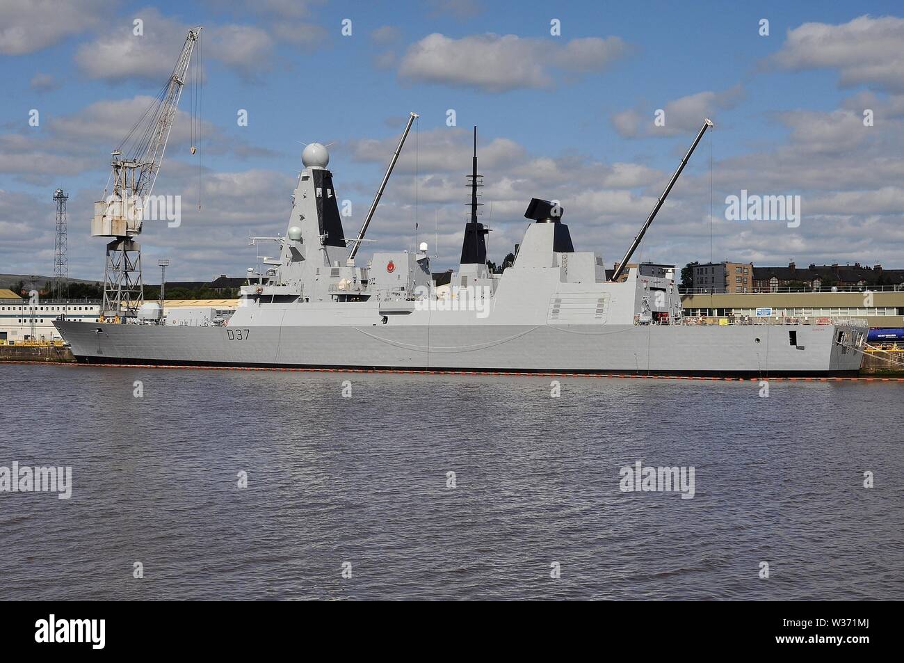 Daring class air defense destroyer hi-res stock photography and images ...