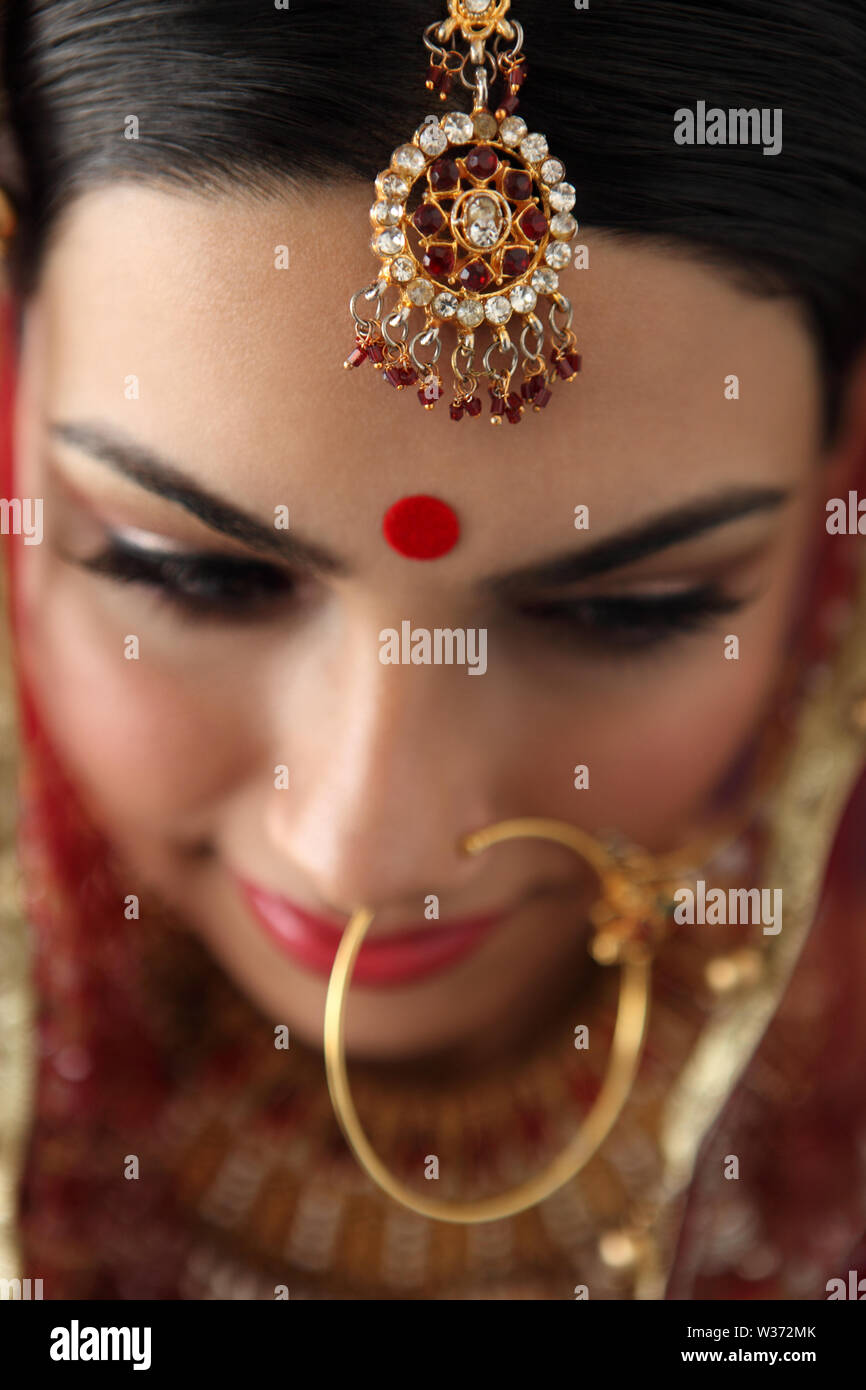 Close up of an Indian bride face Stock Photo - Alamy