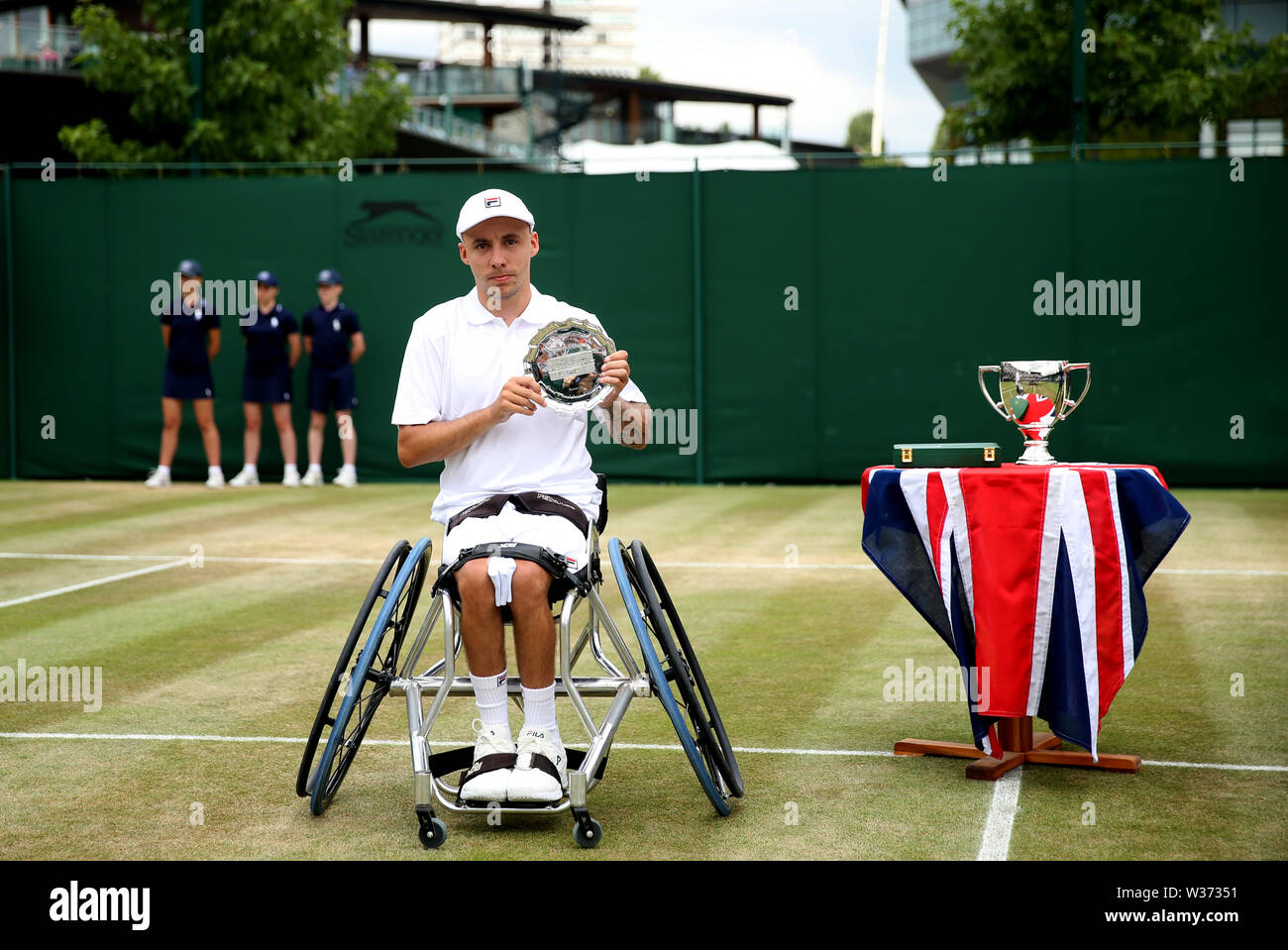 Runners up trophy following defeat hi-res stock photography and images ...