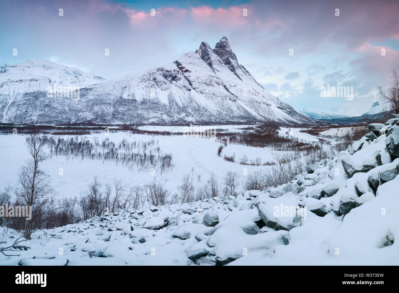 Blue hour over arctic beach hi-res stock photography and images - Alamy