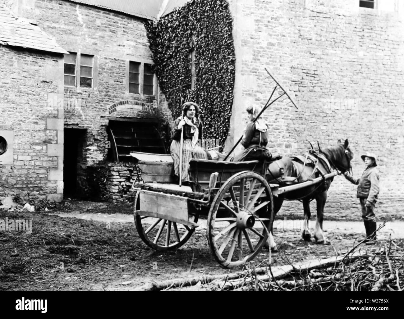 Going to the hayfield hi-res stock photography and images - Alamy