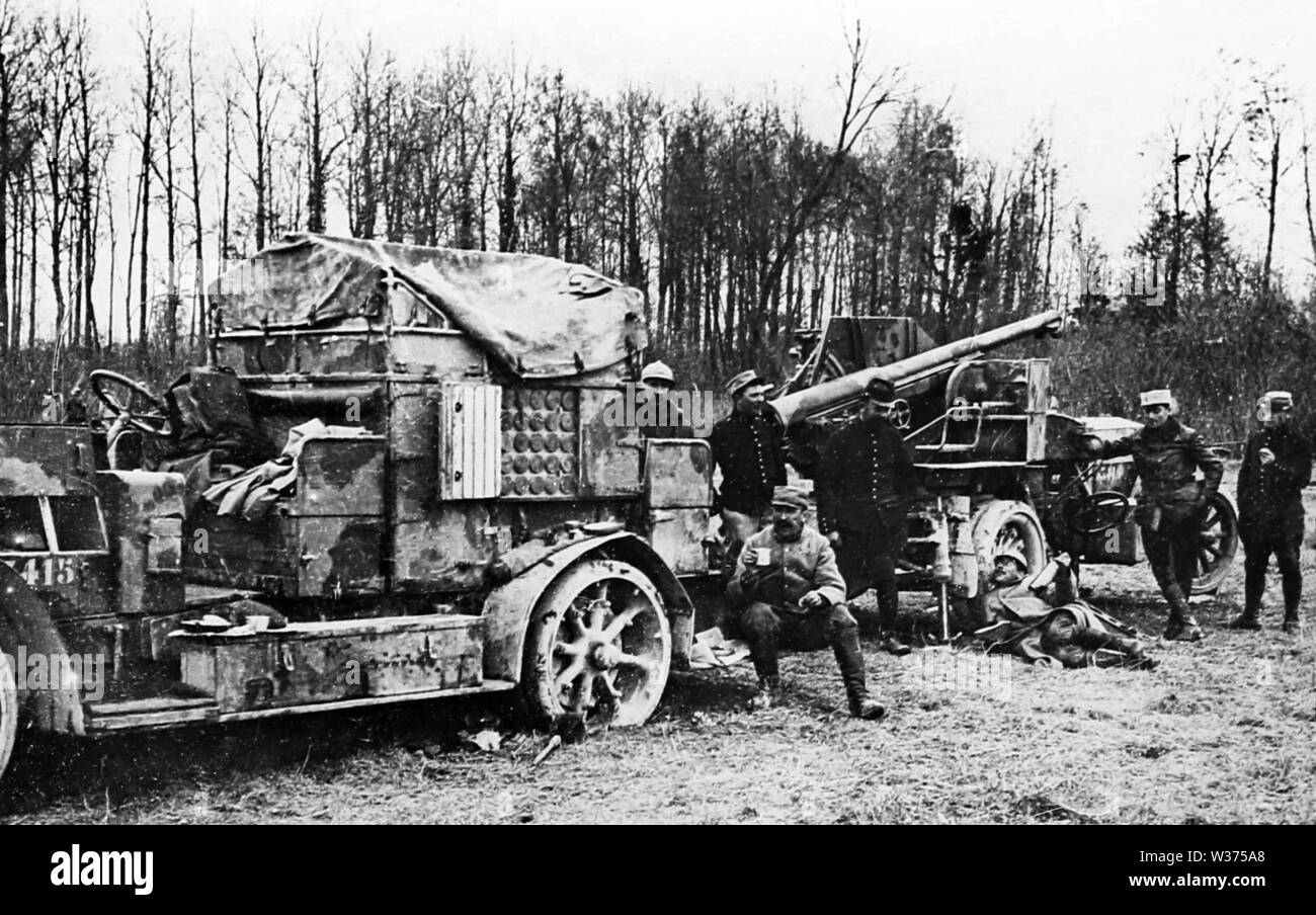 Anti aircraft gun during WW1 Stock Photo - Alamy