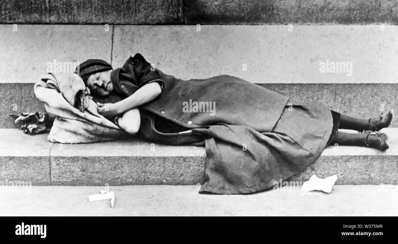 Sleeping rough in london Black and White Stock Photos & Images - Alamy
