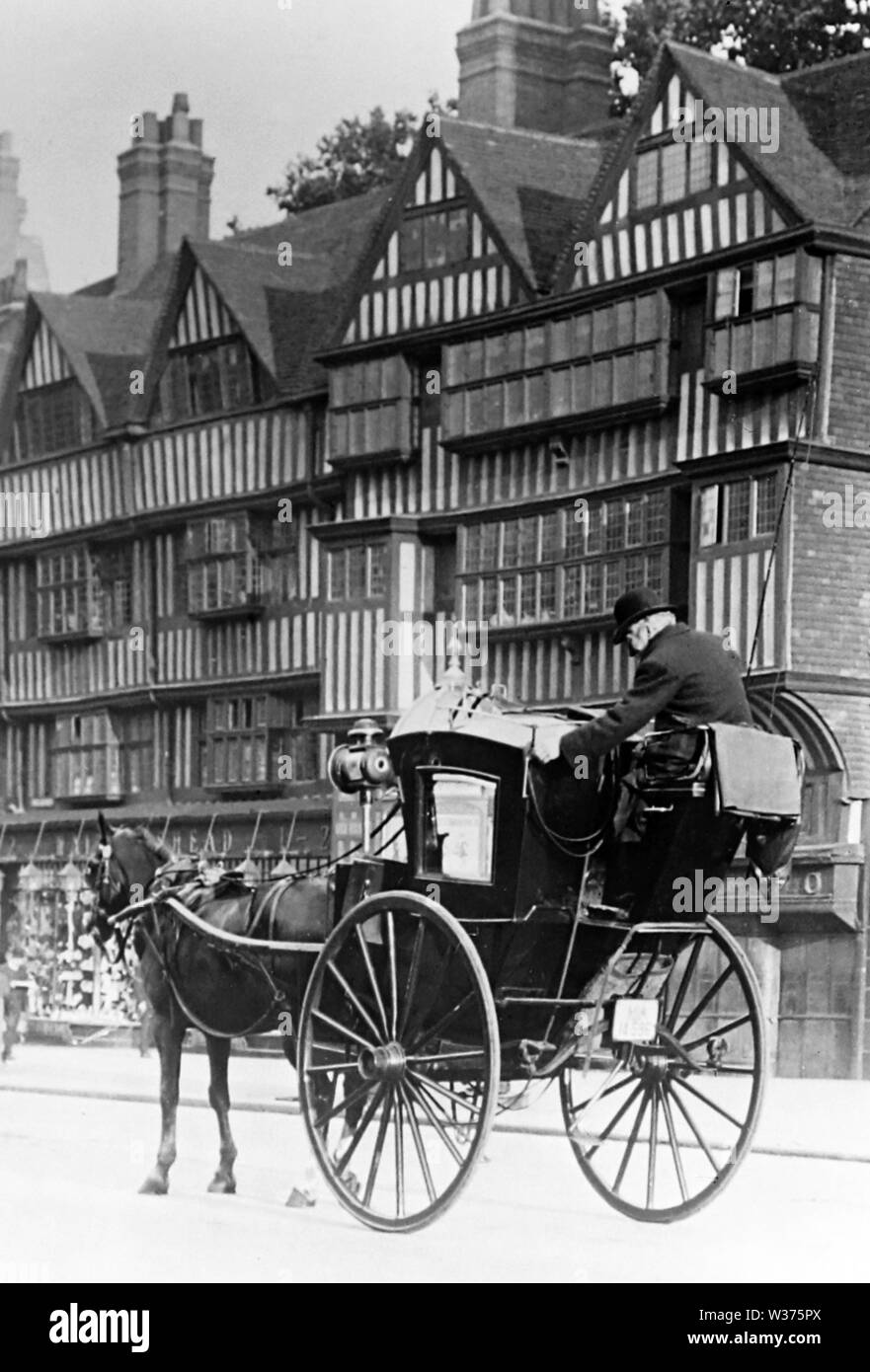 Hansom cab london hi-res stock photography and images - Alamy