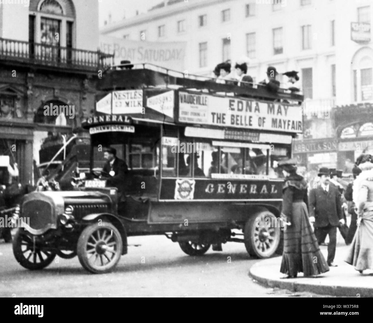 Old general bus Black and White Stock Photos & Images - Alamy