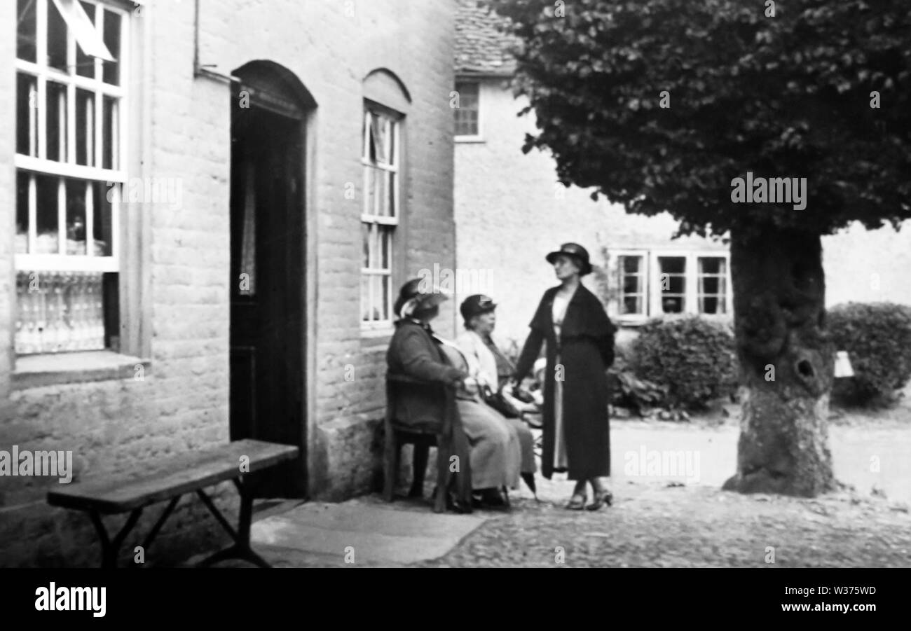 Dolphin inn hi-res stock photography and images - Alamy