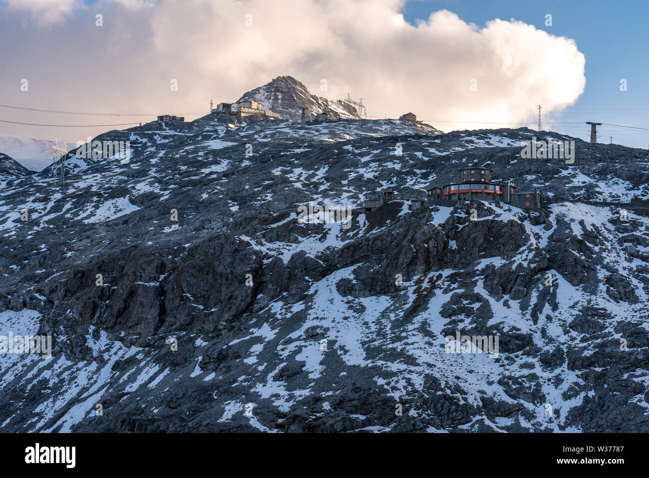 Italy, Stelvio National Park. Famous road to Stelvio Pass in Ortler ...