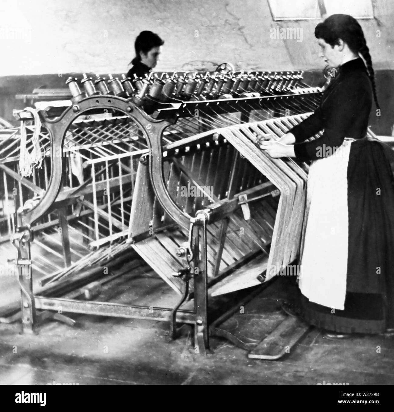 Reeling machine Black and White Stock Photos & Images - Alamy