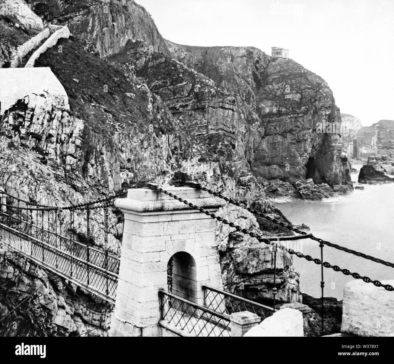 Bridge to South Stack Lighthouse, Anglesey, Wales Stock Photo - Alamy