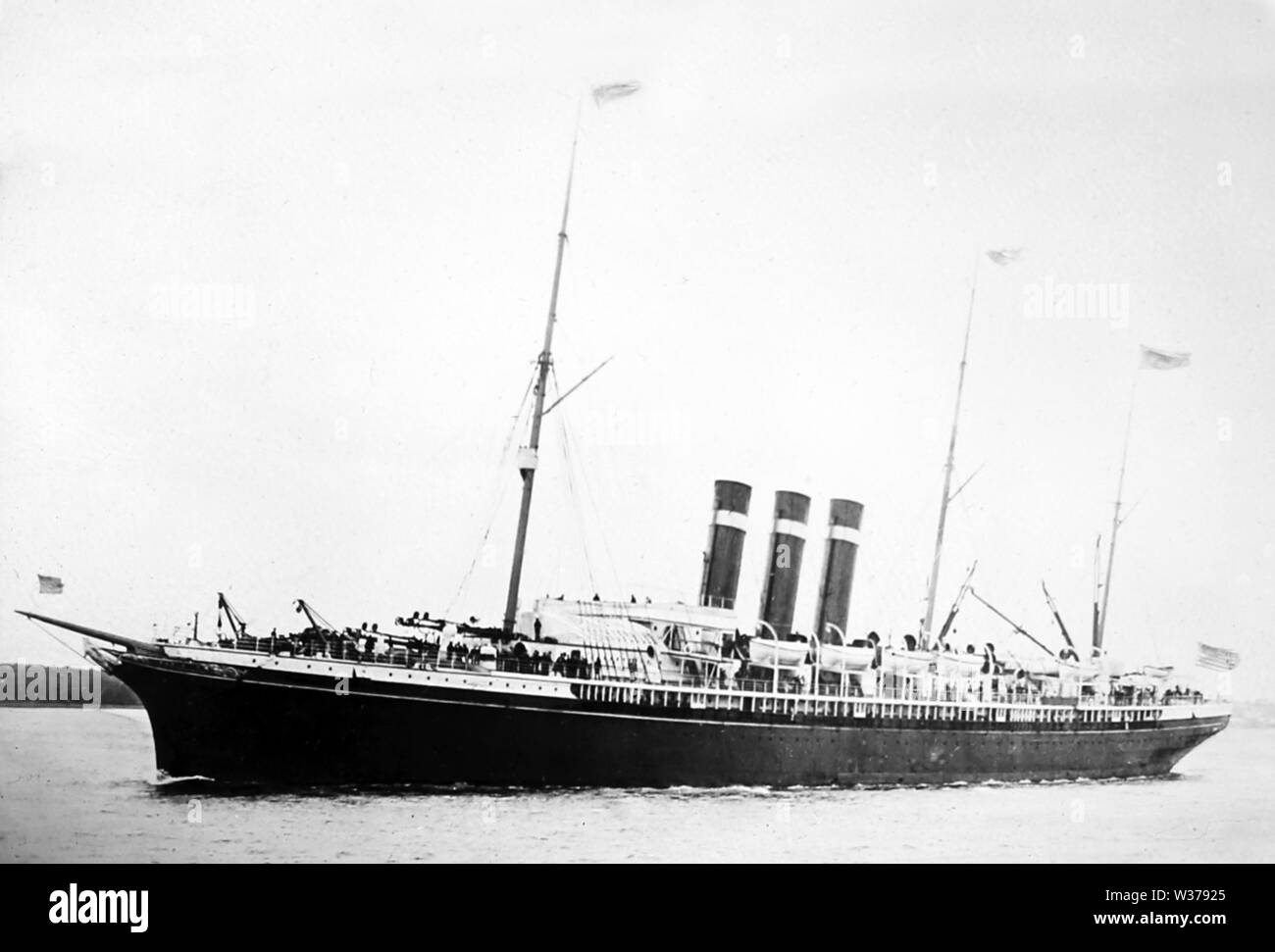 SS Paris steam ship liner Stock Photo - Alamy