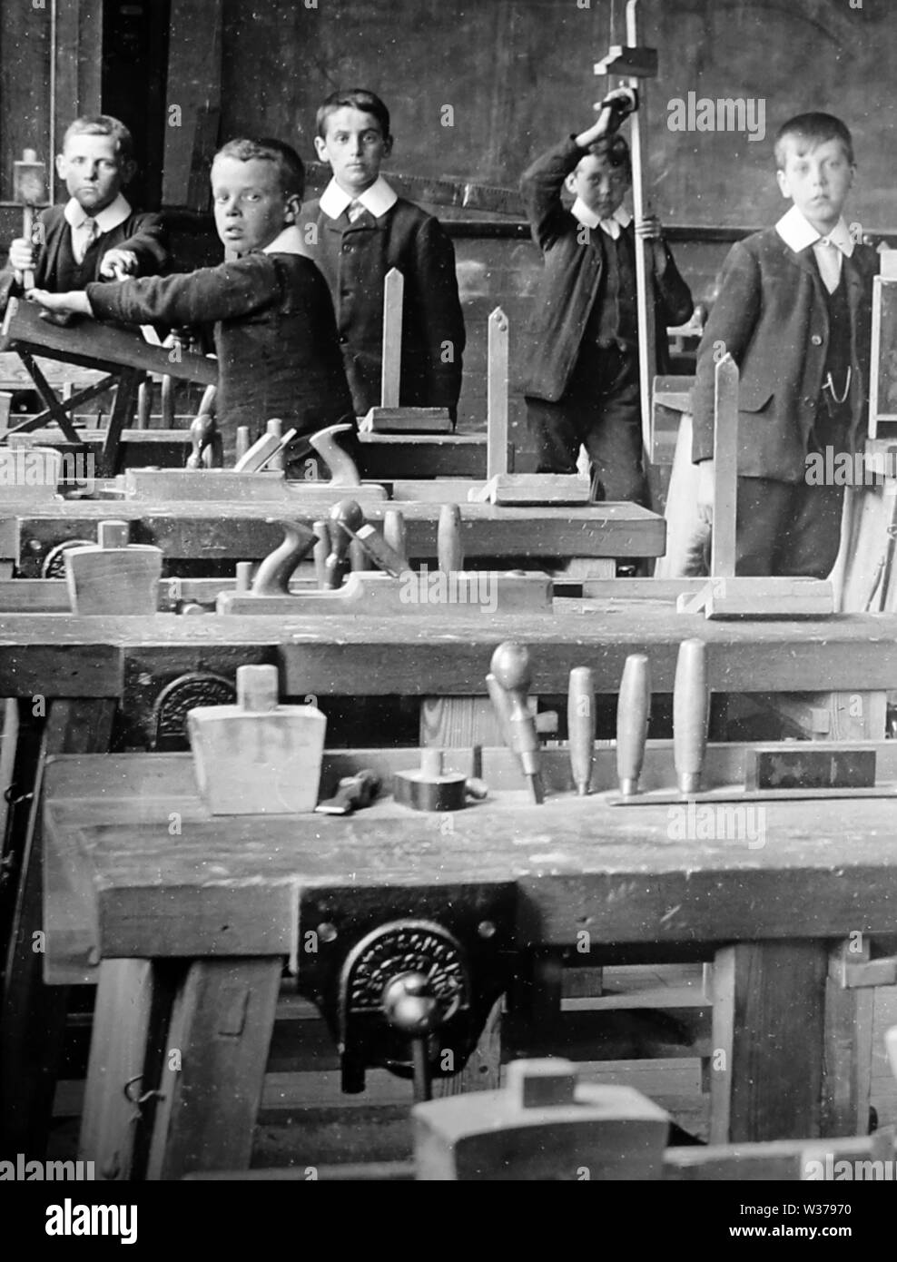 Edwardian school class hi-res stock photography and images - Alamy