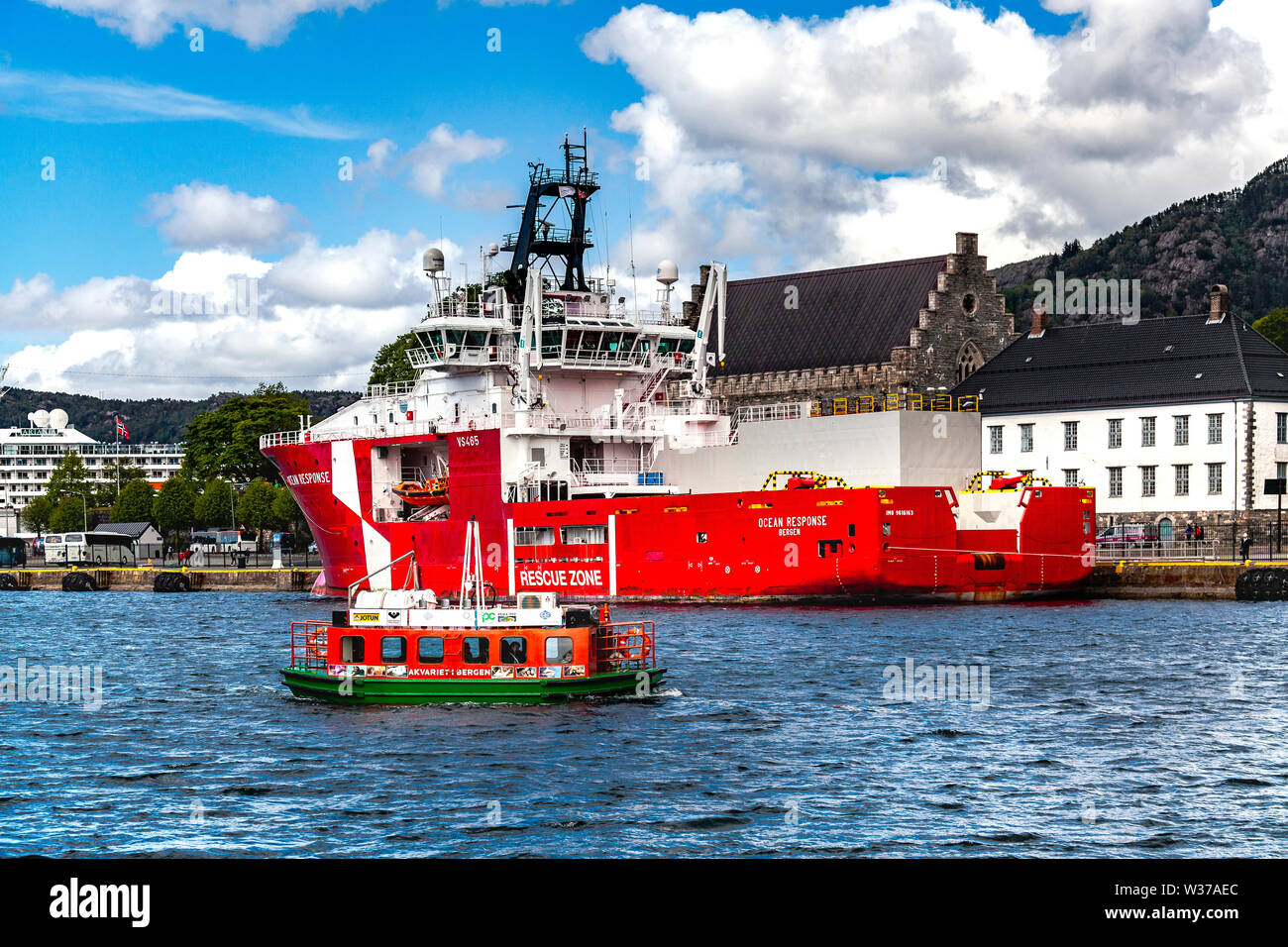 Offshore multi service standby rescue vessel Ocean Response in the port ...
