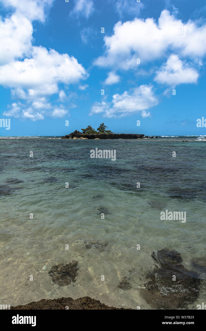 The ocean along Kawela Beach coast in North Shore Oahu, Hawaii Stock ...