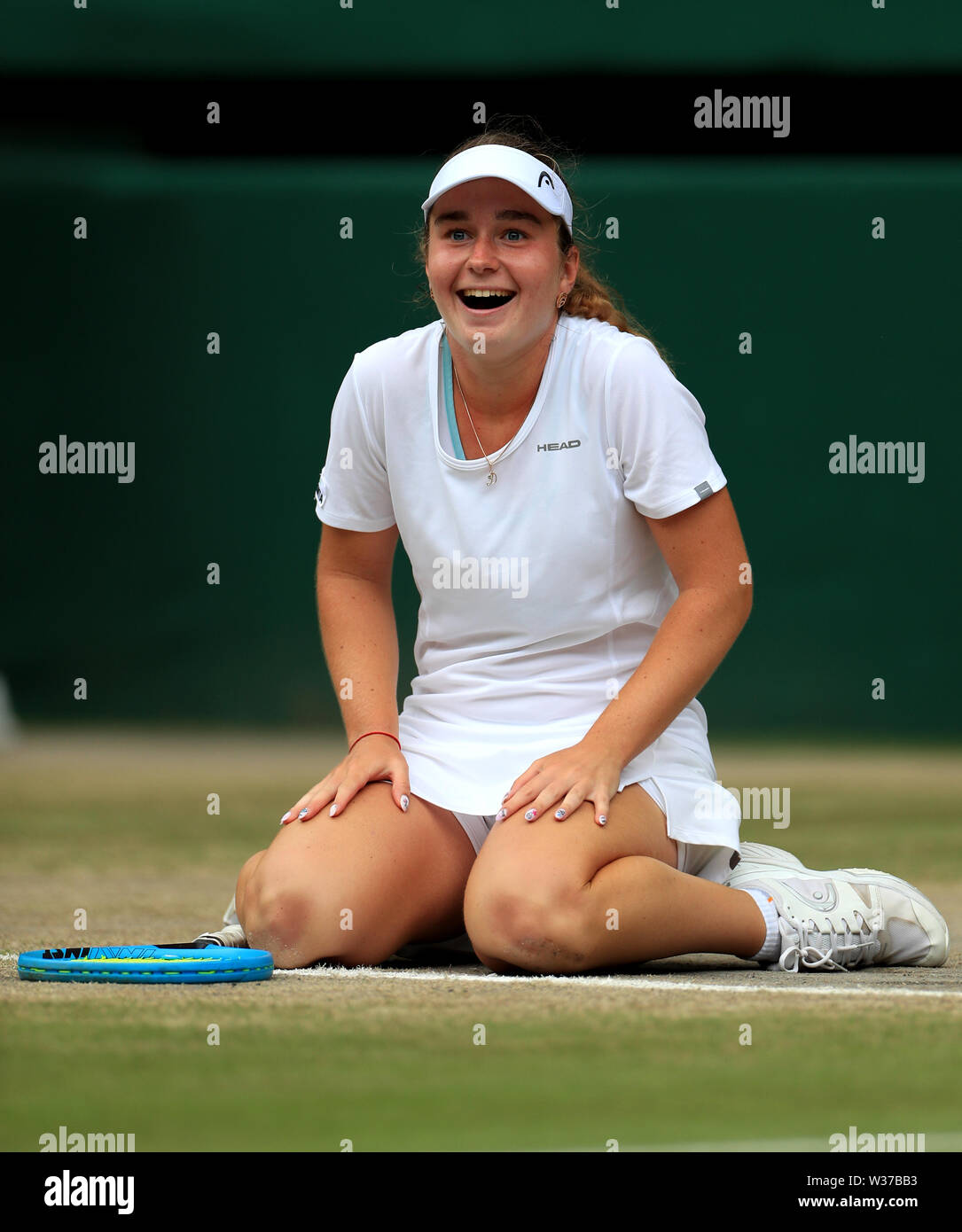 Daria Snigur celebrates winning the girls singles final against Alexa ...