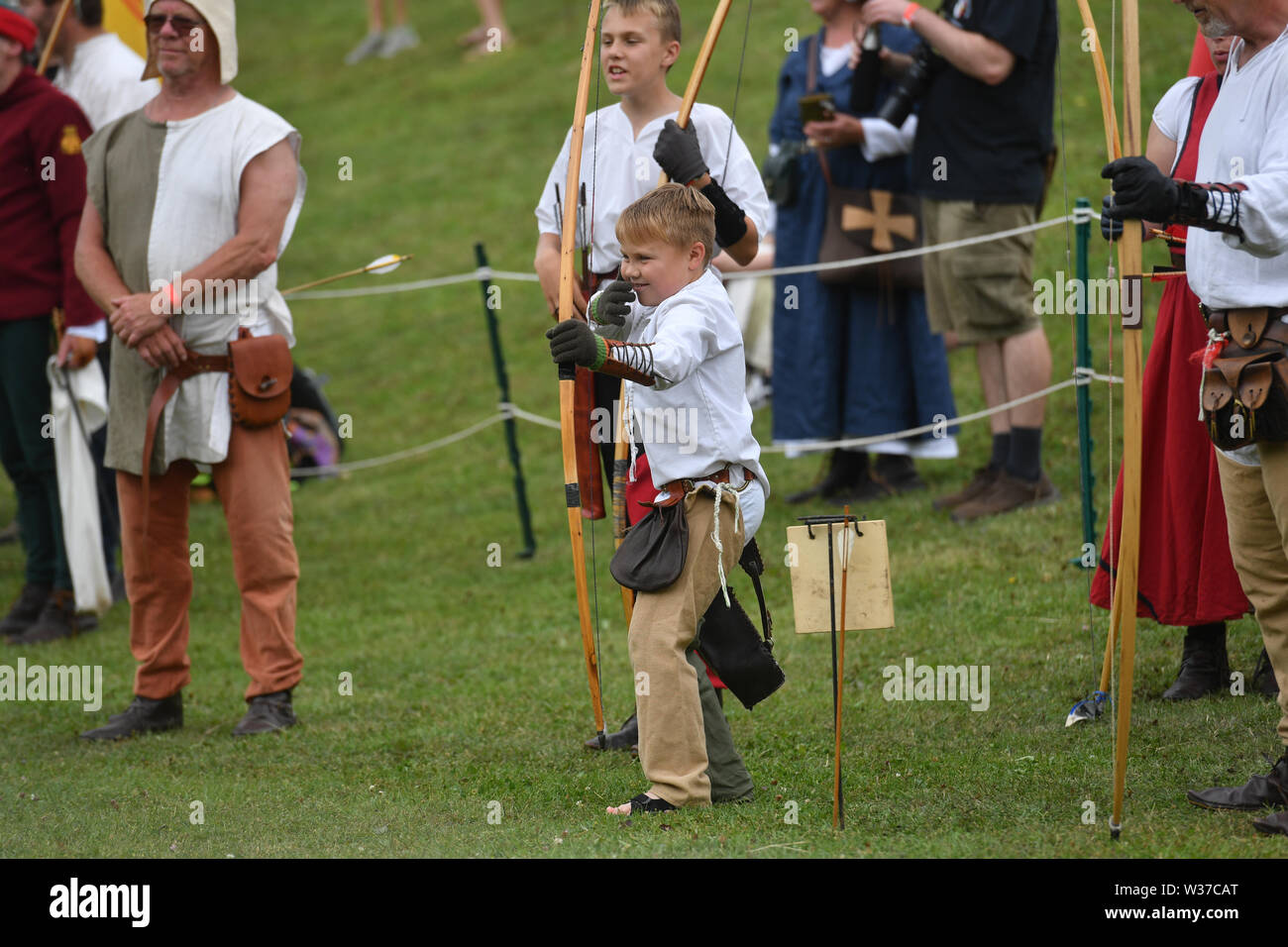Medieval re-renactors attend the Tewkesbury Medieval Festival at ...