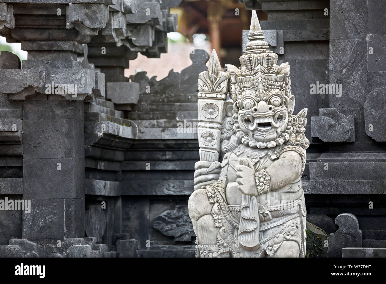 Balinese god statue, oriental culture Stock Photo - Alamy
