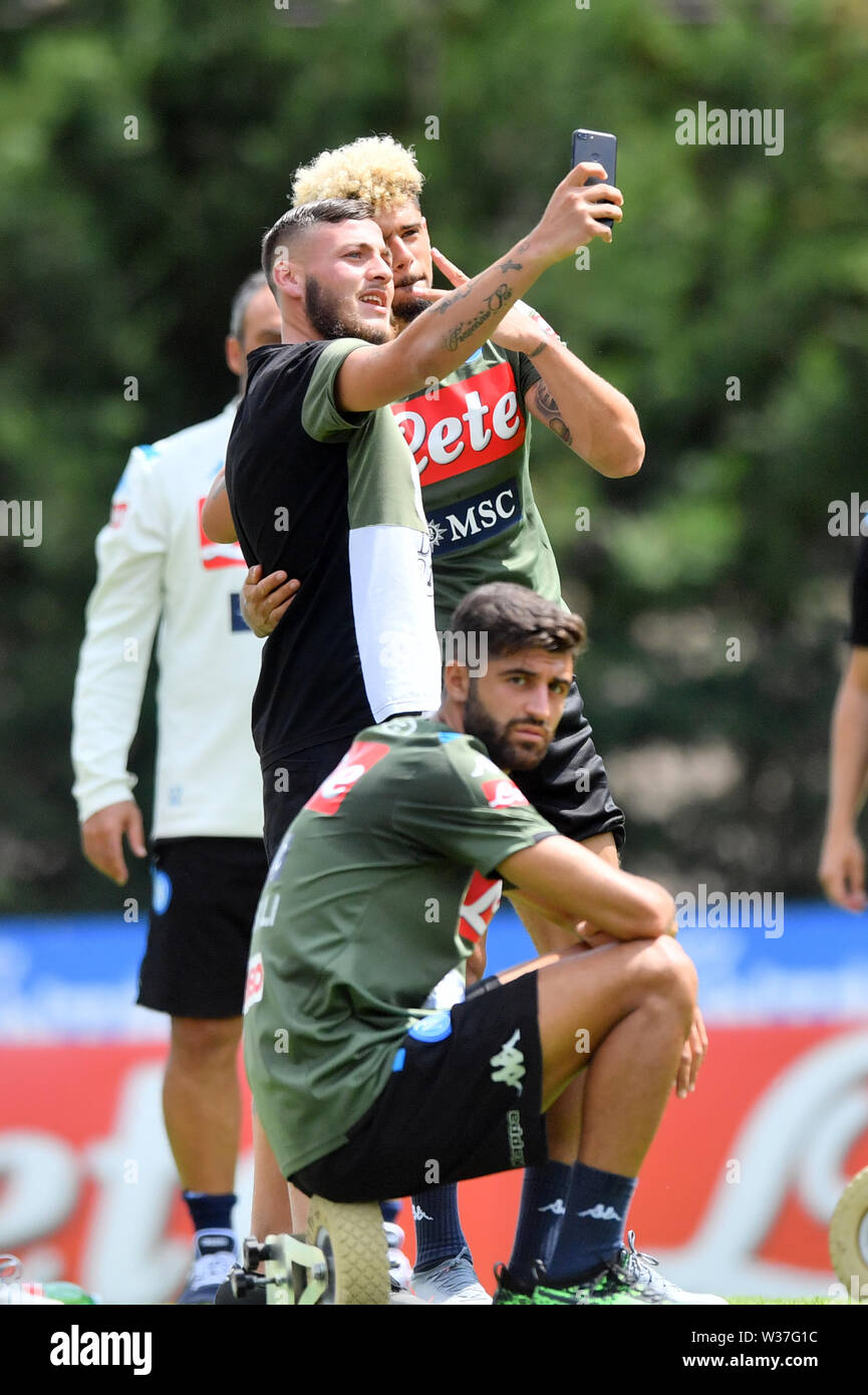 Tifoso di calcio sportivo hi-res stock photography and images - Alamy