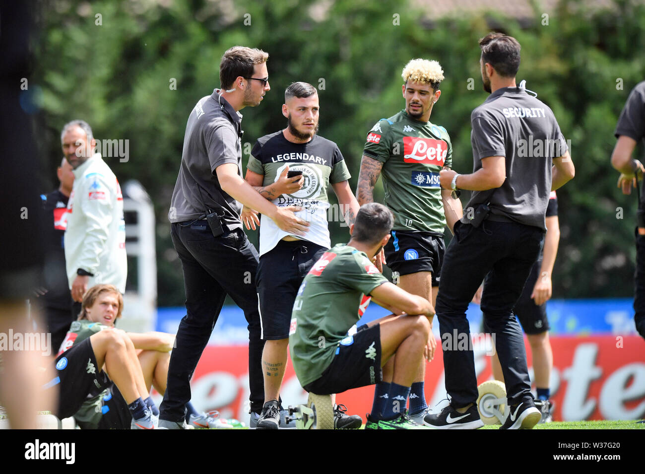 Tifoso di calcio sportivo hi-res stock photography and images - Alamy