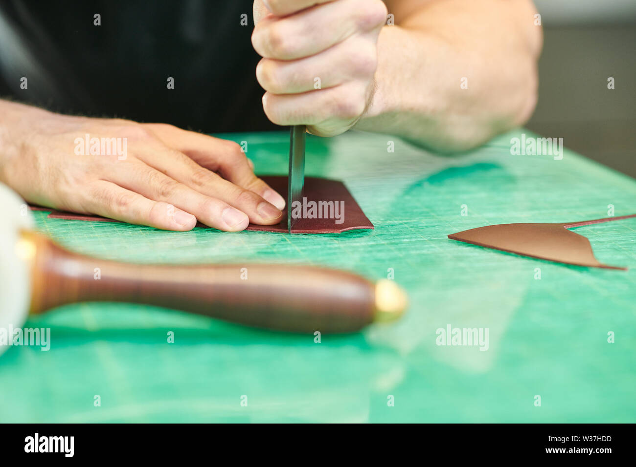 Leather craft studio hi-res stock photography and images - Alamy
