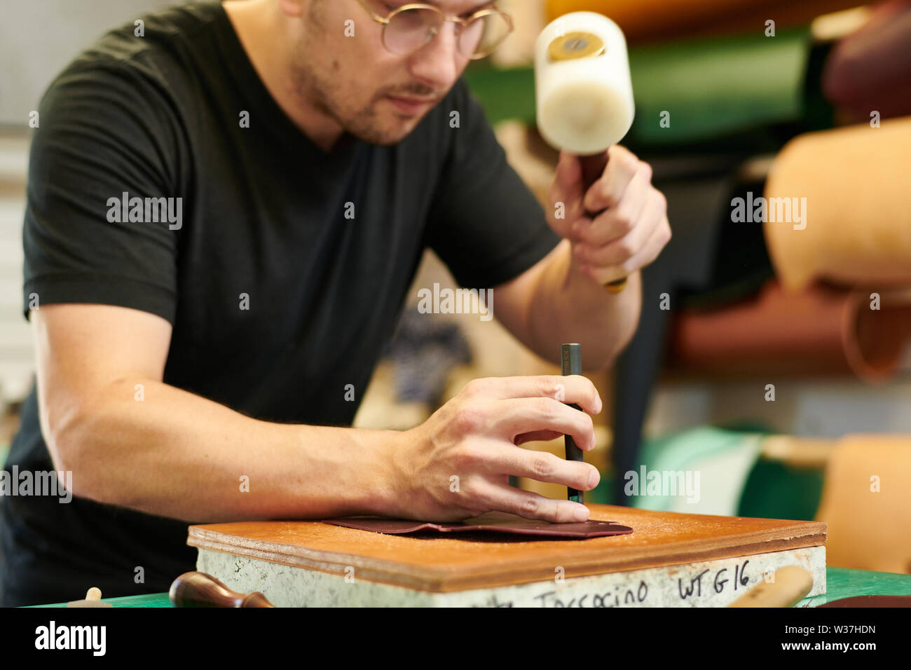 Leather craft studio hi-res stock photography and images - Alamy