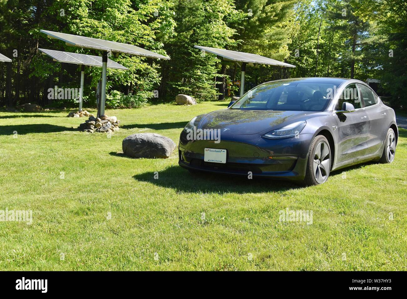Tesla Model 3 Stock Photo - Alamy