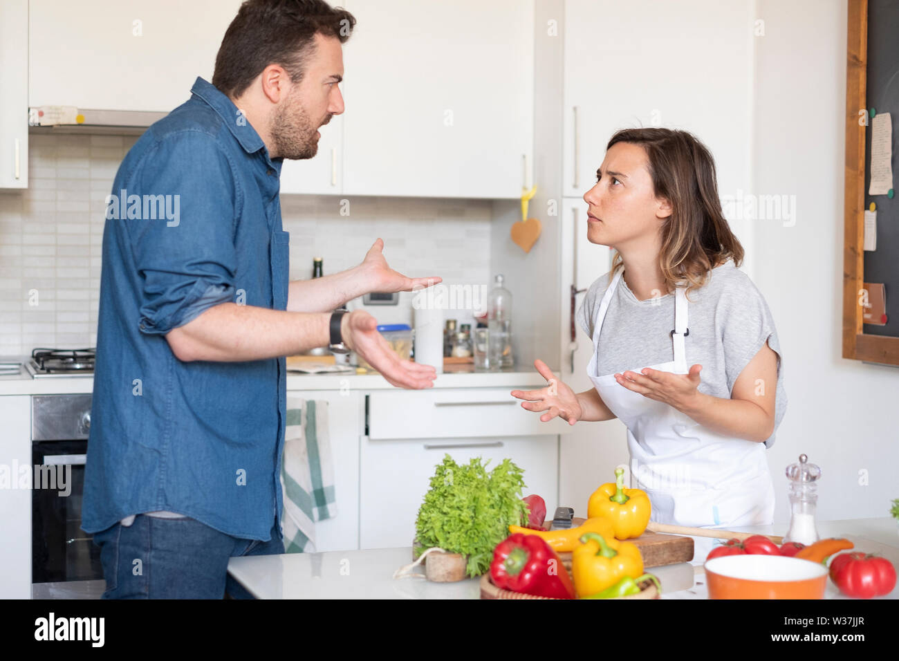 Food fight kitchen hi-res stock photography and images - Alamy