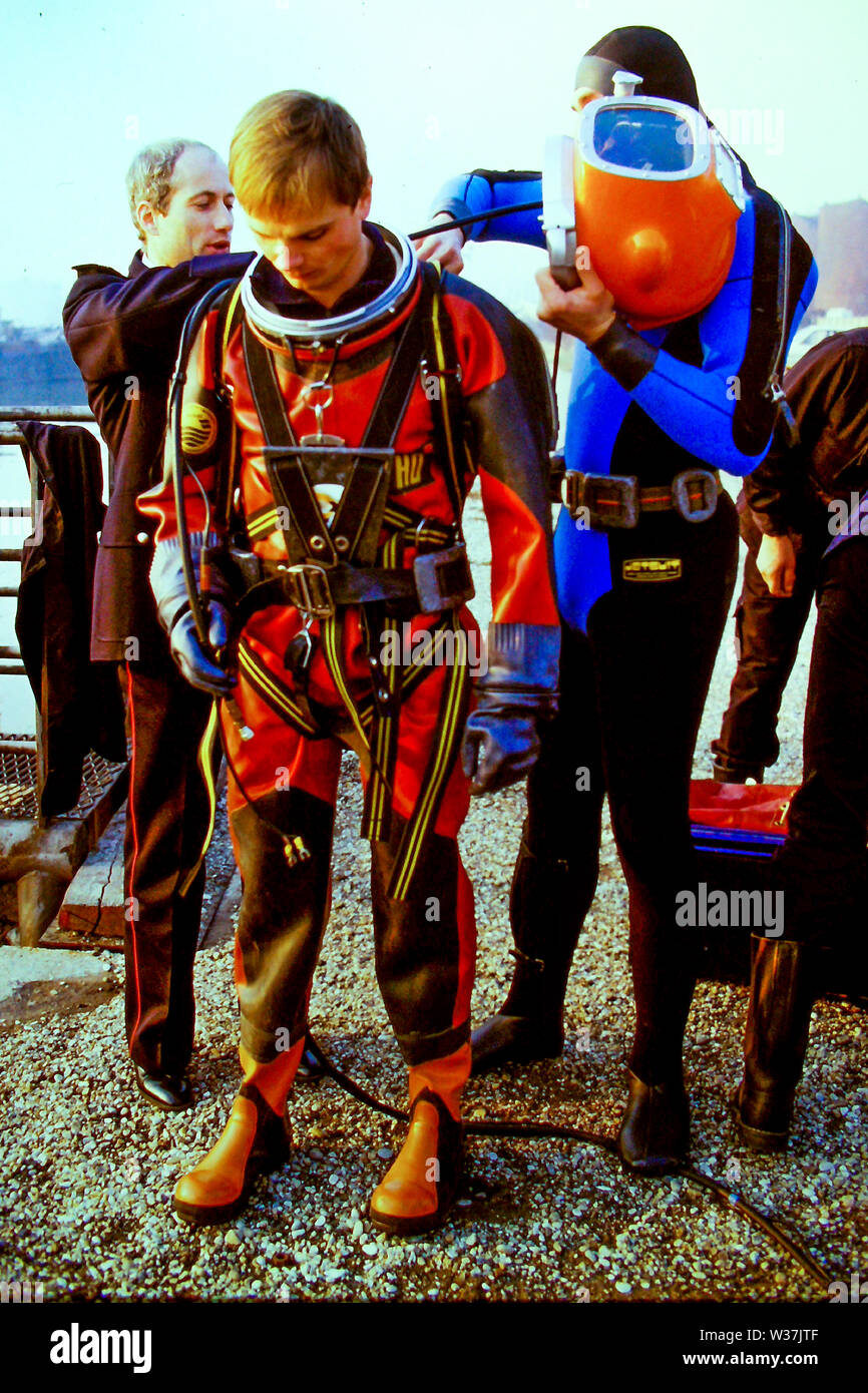 Archives 90s: Firefighters test special diving suit made for ...