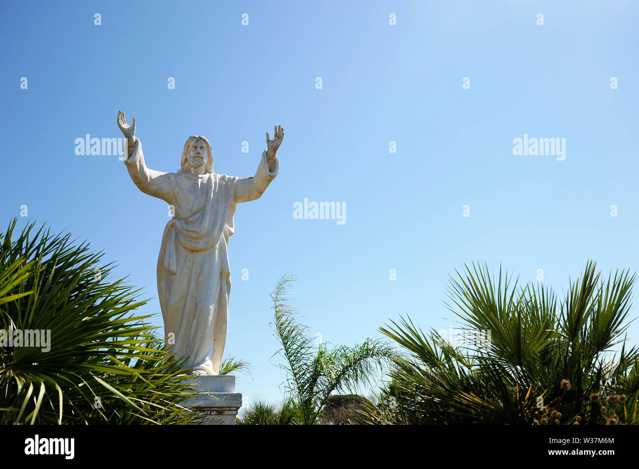 Cristo Redentor statue (Christ the Redeemer Statue). Similar to the ...