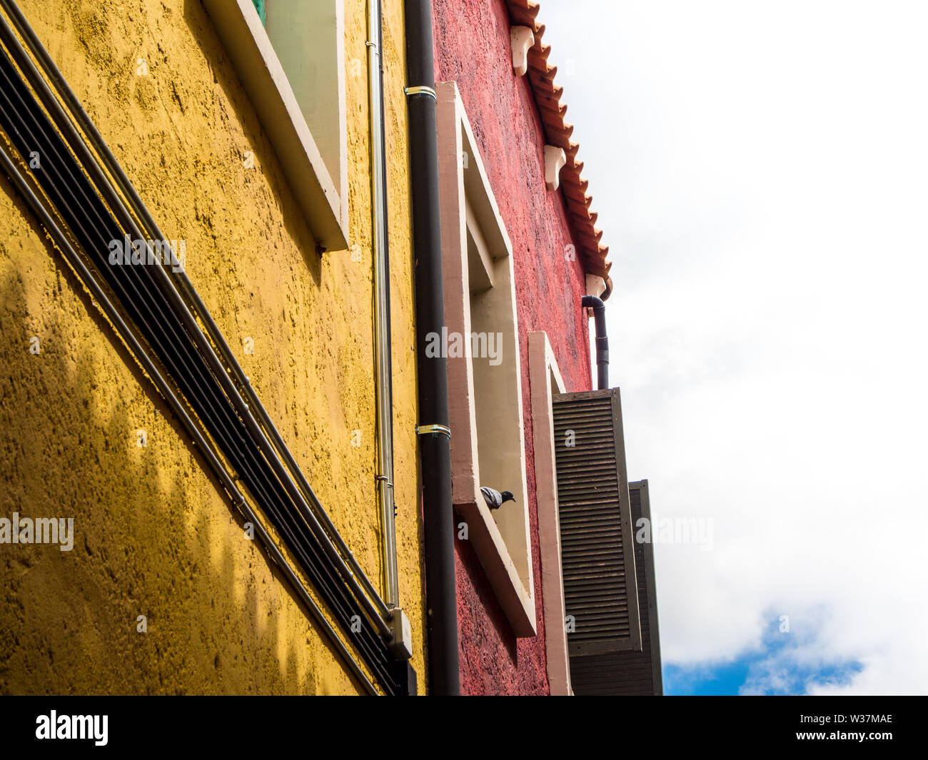 View up The vintage style building Stock Photo - Alamy