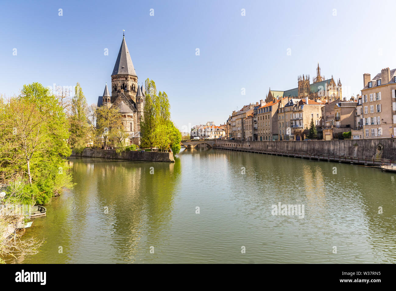 Vacation temple neuf hi-res stock photography and images - Alamy