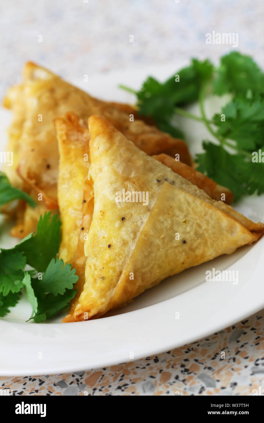 Indian samosa hi-res stock photography and images - Alamy