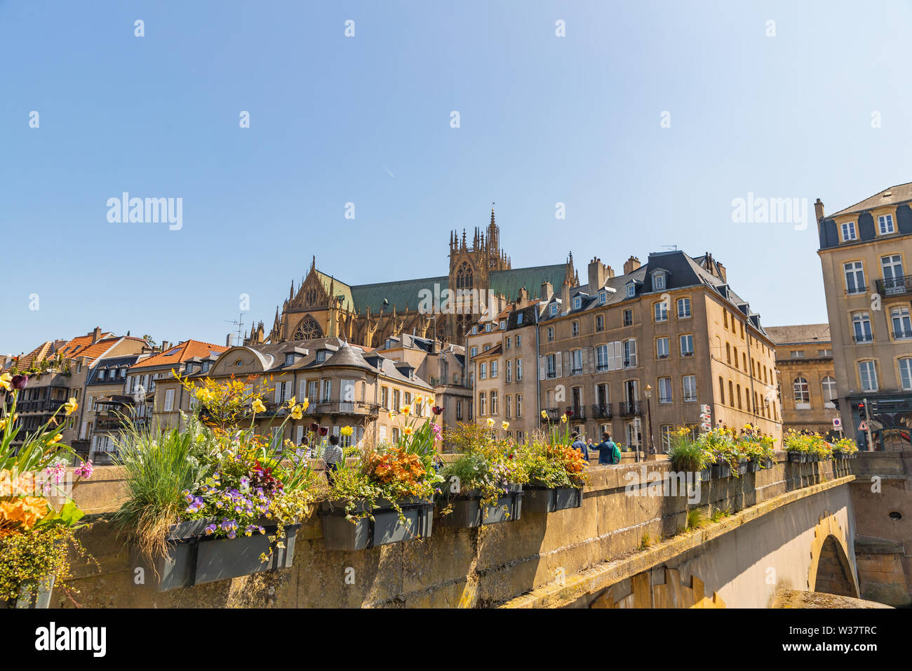 Moyen bridge hi-res stock photography and images - Alamy