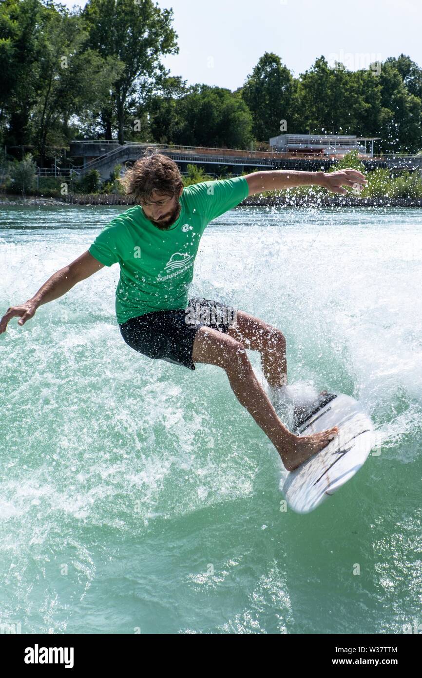 Hydroscalos surfers (Francesco Bozzo/Fotogramma Stock Photo - Alamy