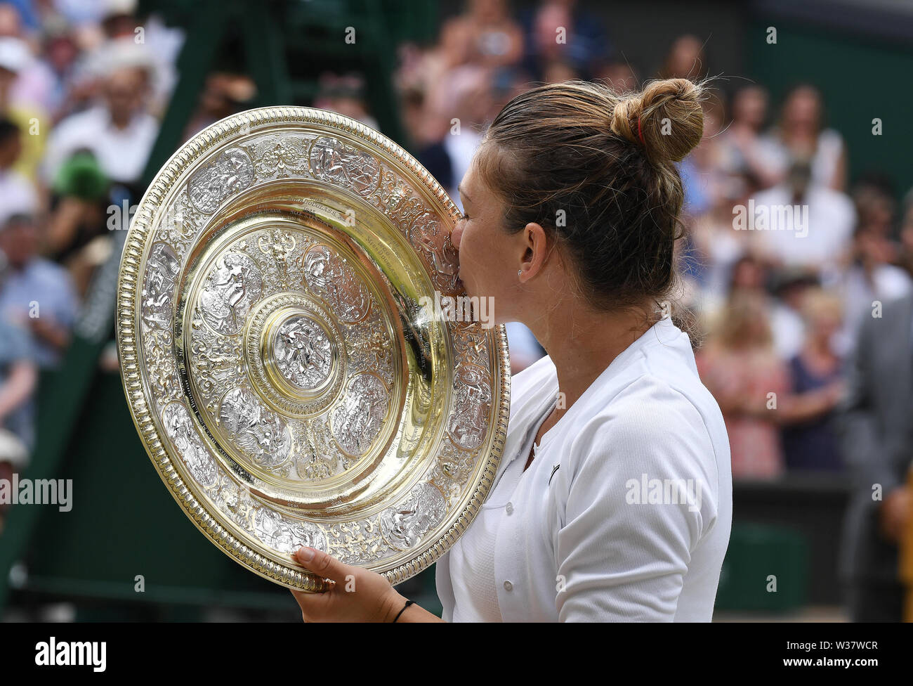 Wimbledon trophy ladies hi-res stock photography and images - Alamy