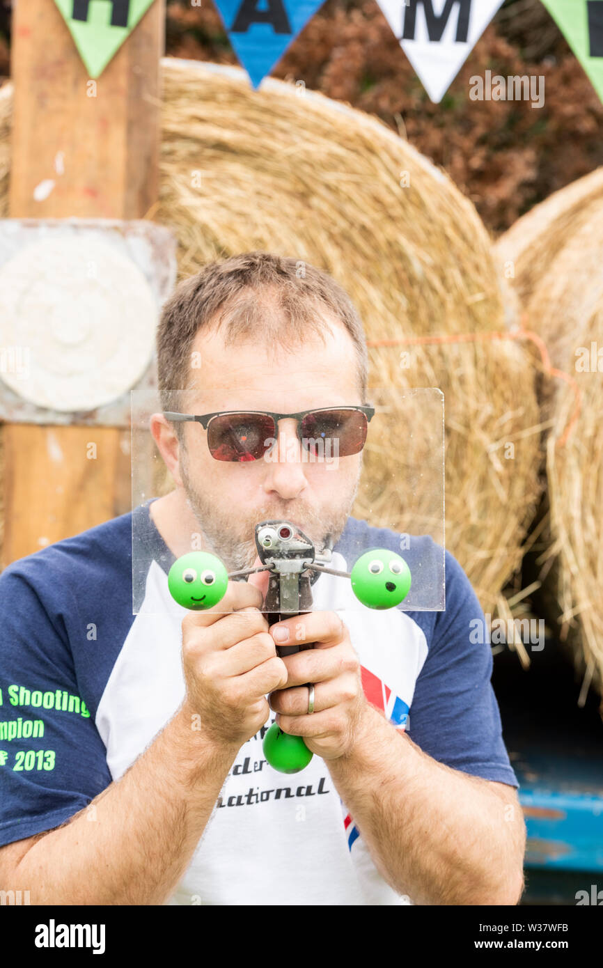 Pea shooting champion hi-res stock photography and images - Alamy