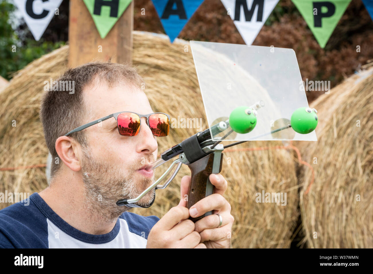 World pea shooting championship hi-res stock photography and images - Alamy