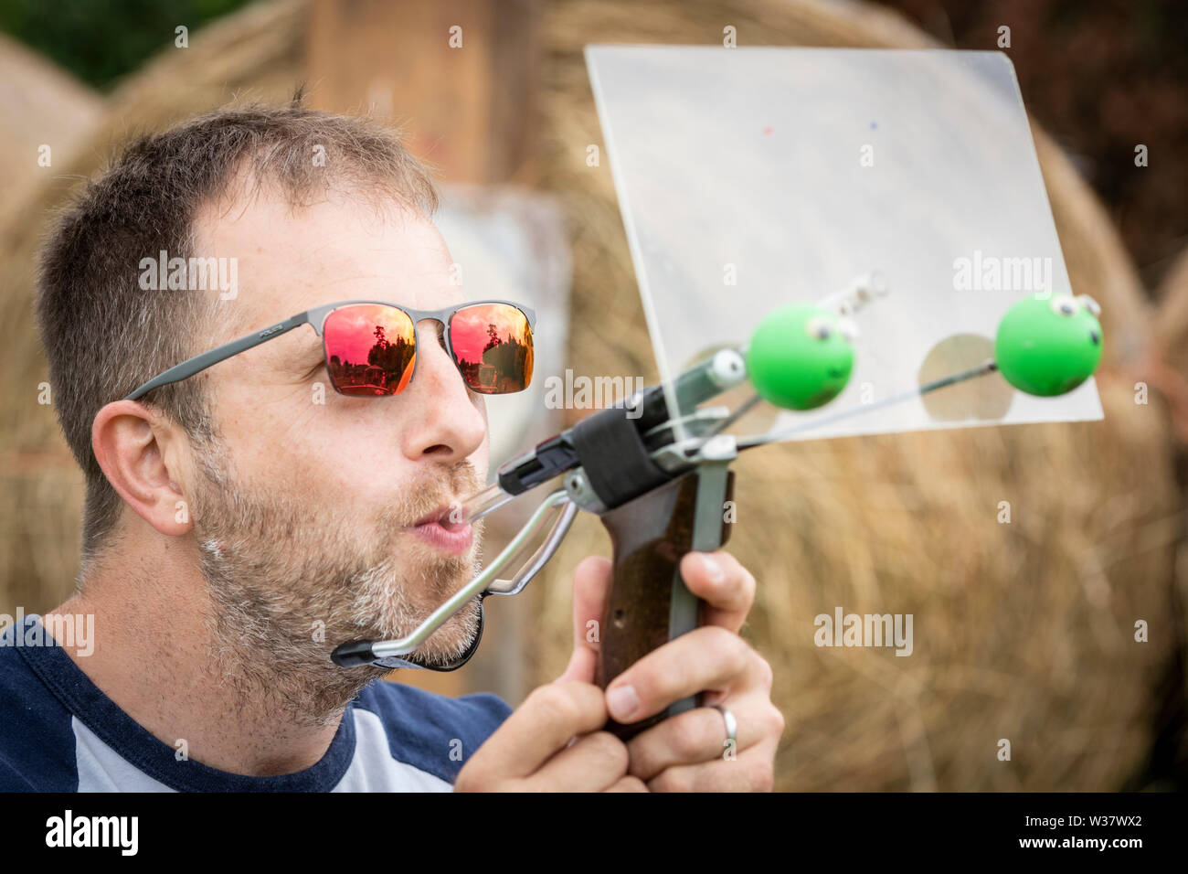 World pea shooting championship hi-res stock photography and images - Alamy
