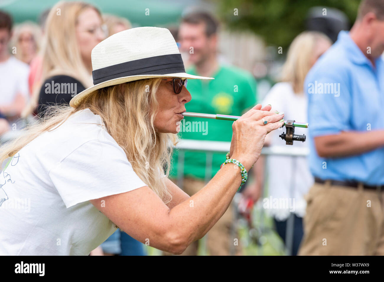 World pea shooting championship hi-res stock photography and images - Alamy