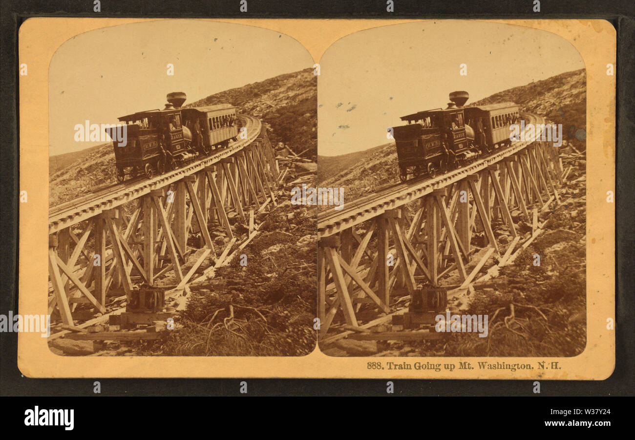 Train going up mountain hi-res stock photography and images - Alamy