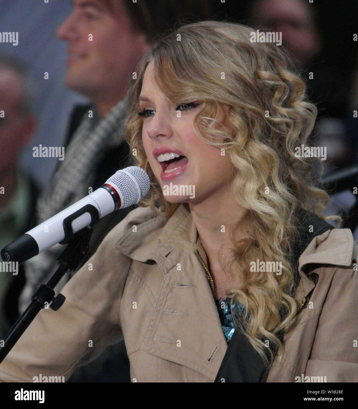 Taylor Swift 2009 on NBC's Today Show Photo By John Barrett ...