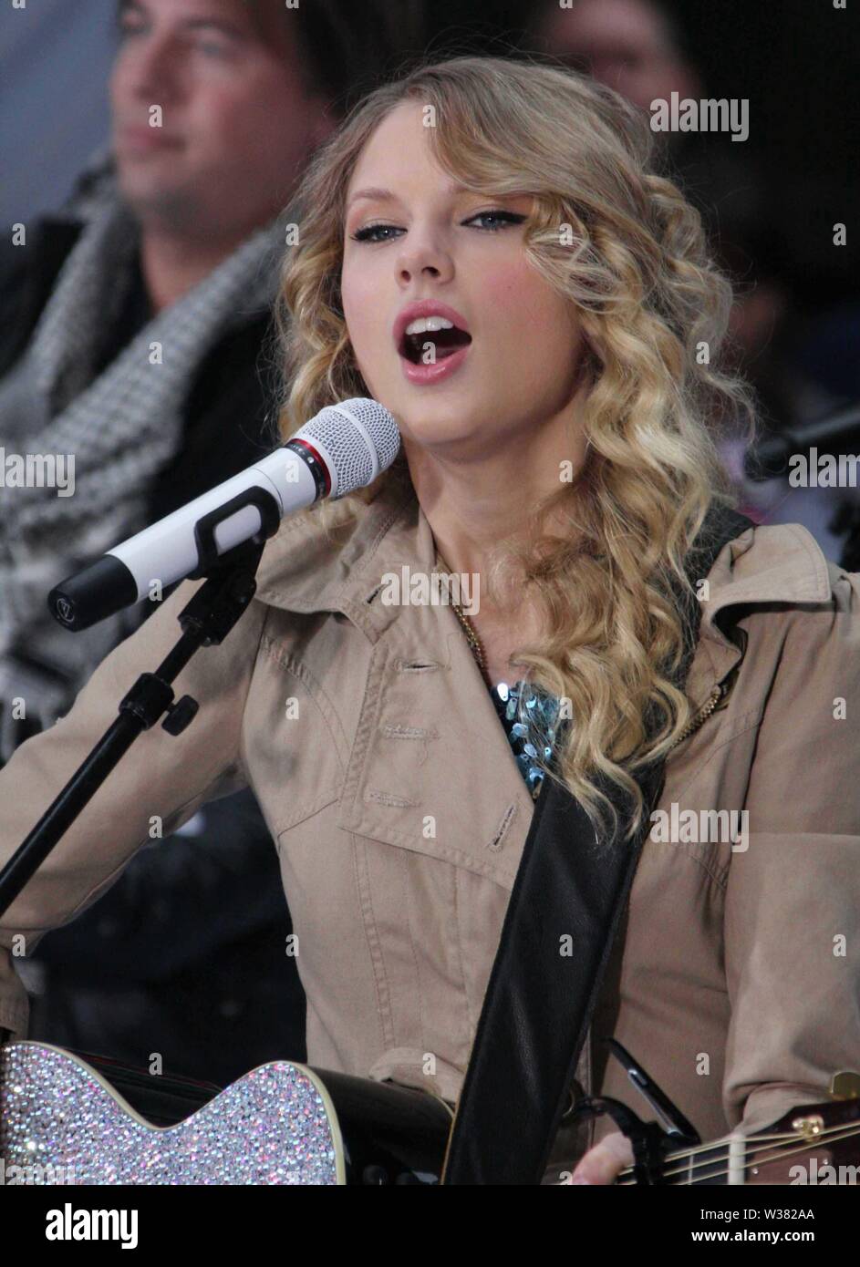 Taylor Swift 2009 on NBC's Today Show Photo By John Barrett ...