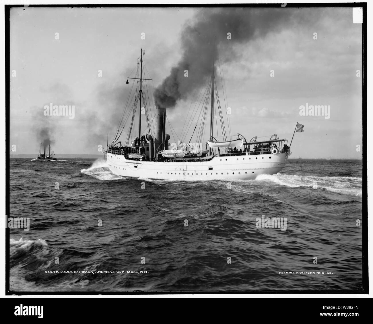 Yacht race crew Black and White Stock Photos & Images - Alamy