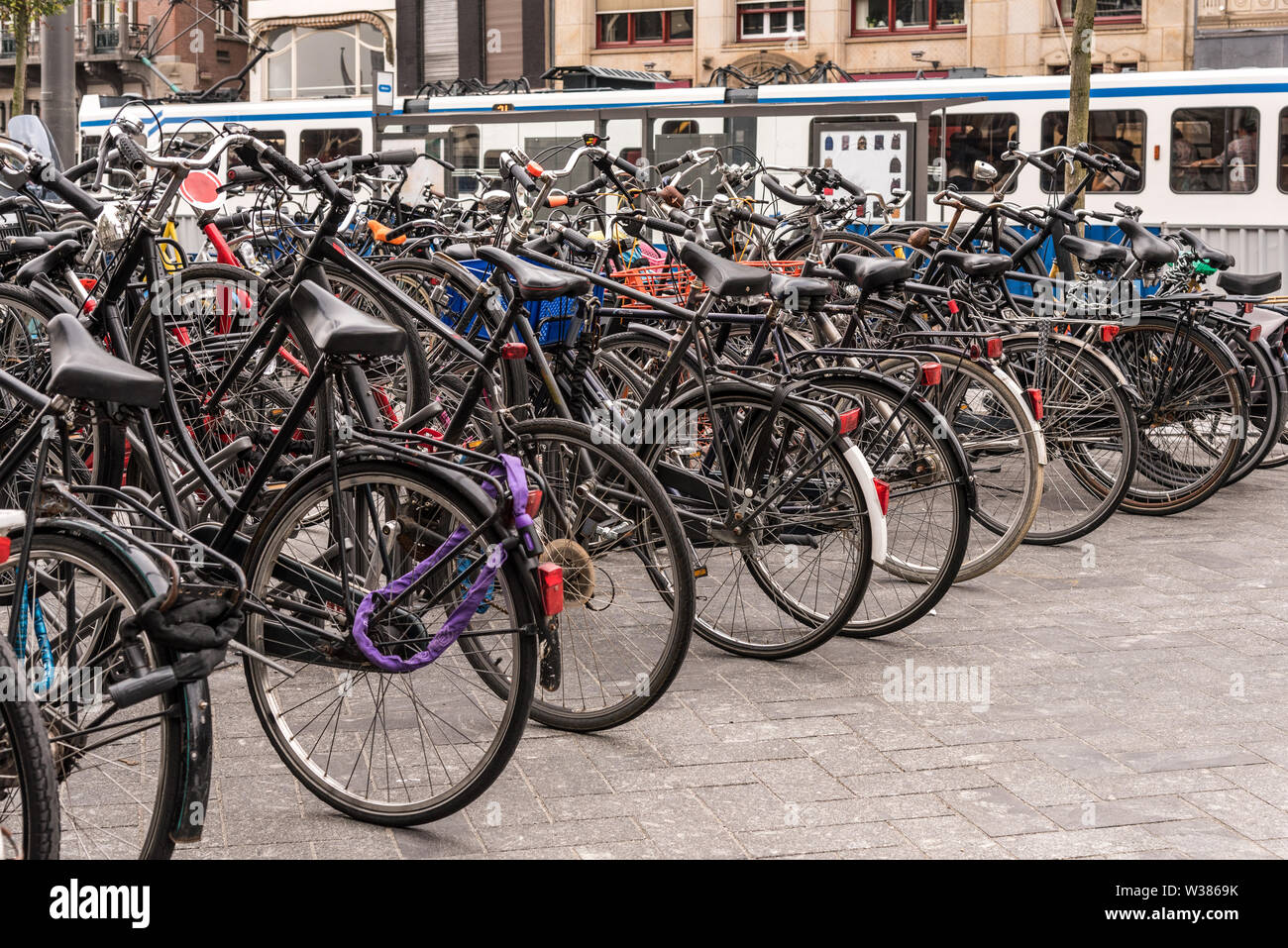 Bicycle city pollution hi-res stock photography and images - Alamy
