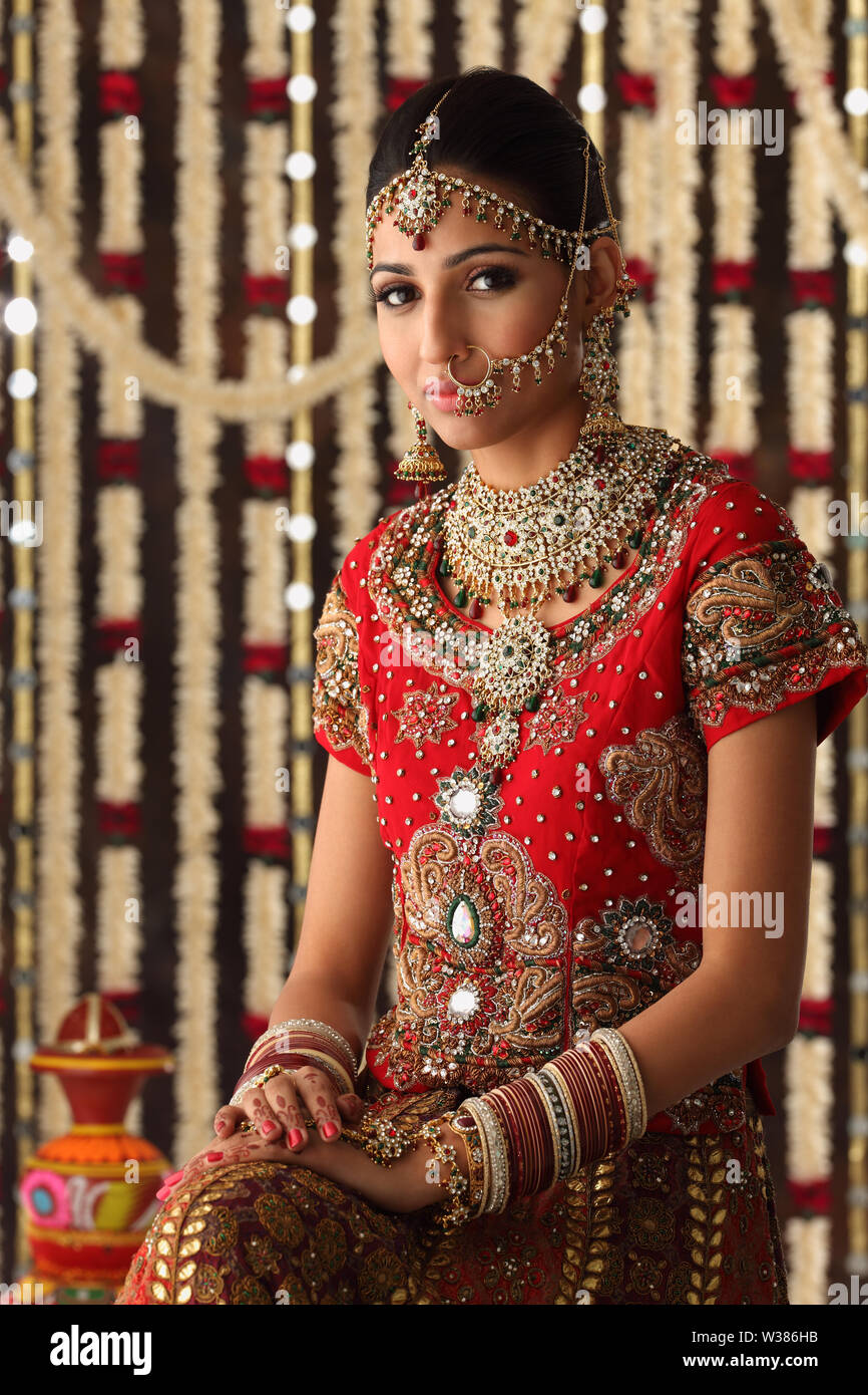 Portrait of an Indian bride Stock Photo - Alamy