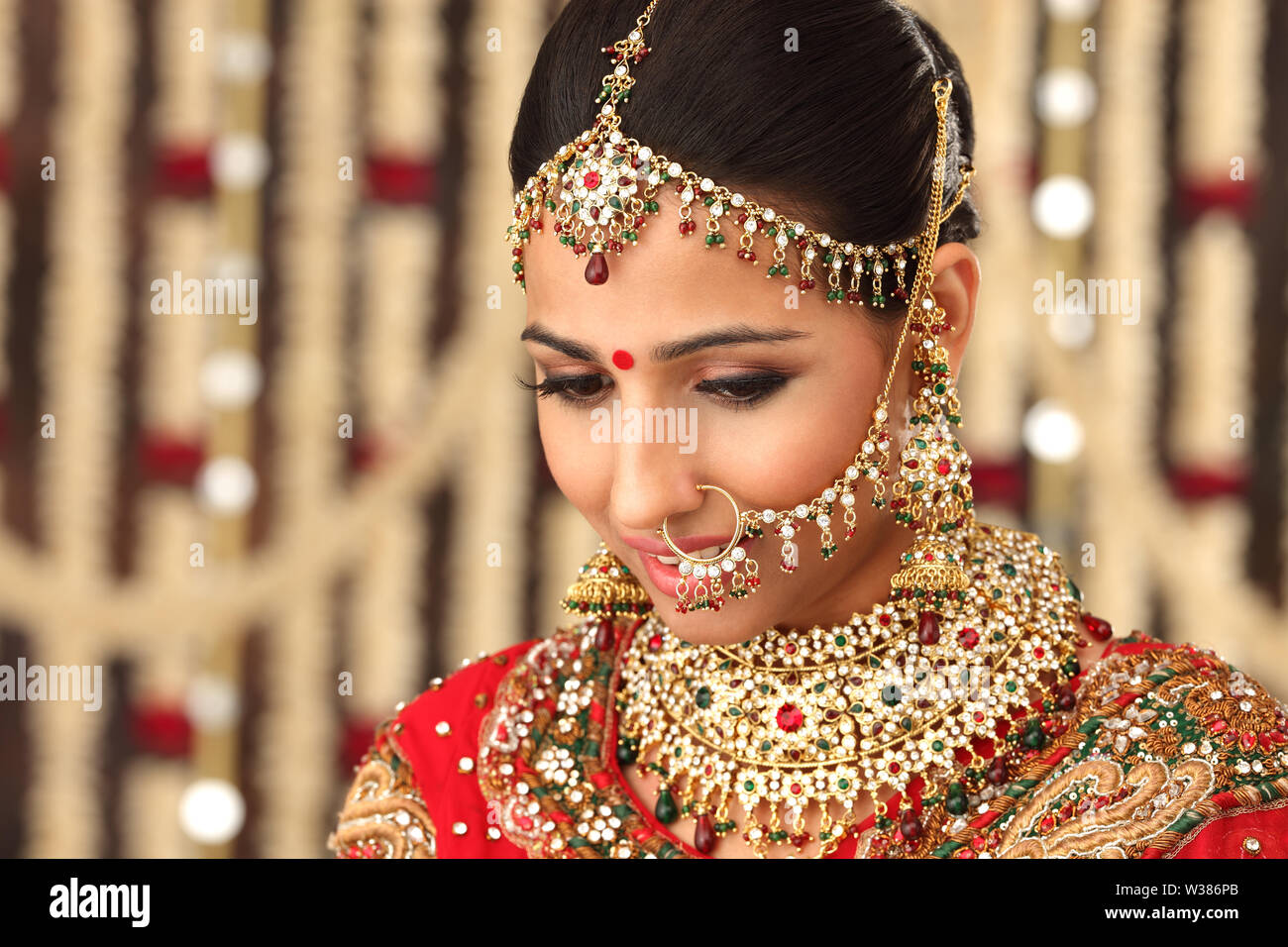 Close up of an Indian bride smiling Stock Photo - Alamy